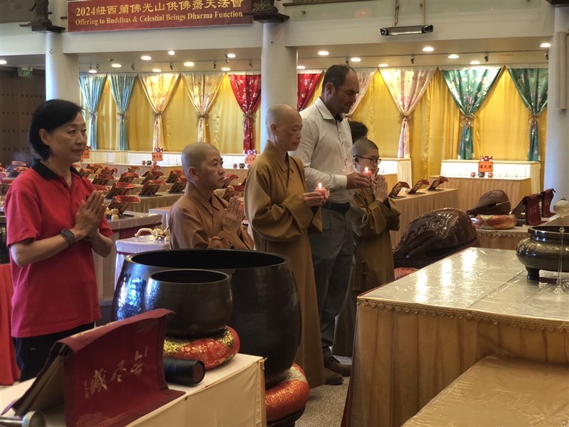 New Zealand Police Superintendent Care for Smooth Operation and Temple ...